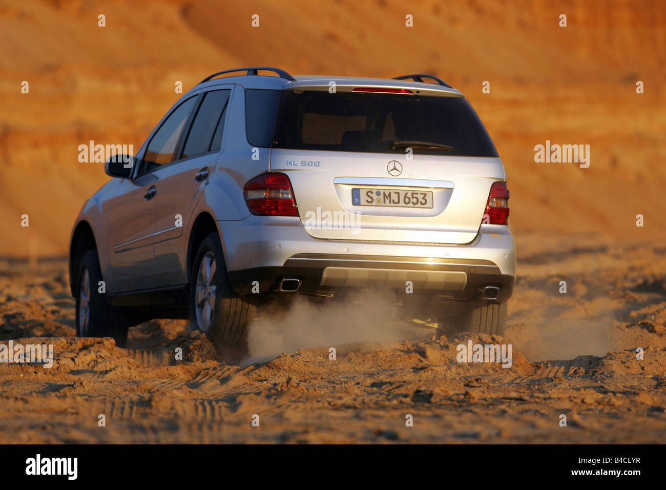 Mercedes ml 500 hi-res stock photography and images - Alamy
