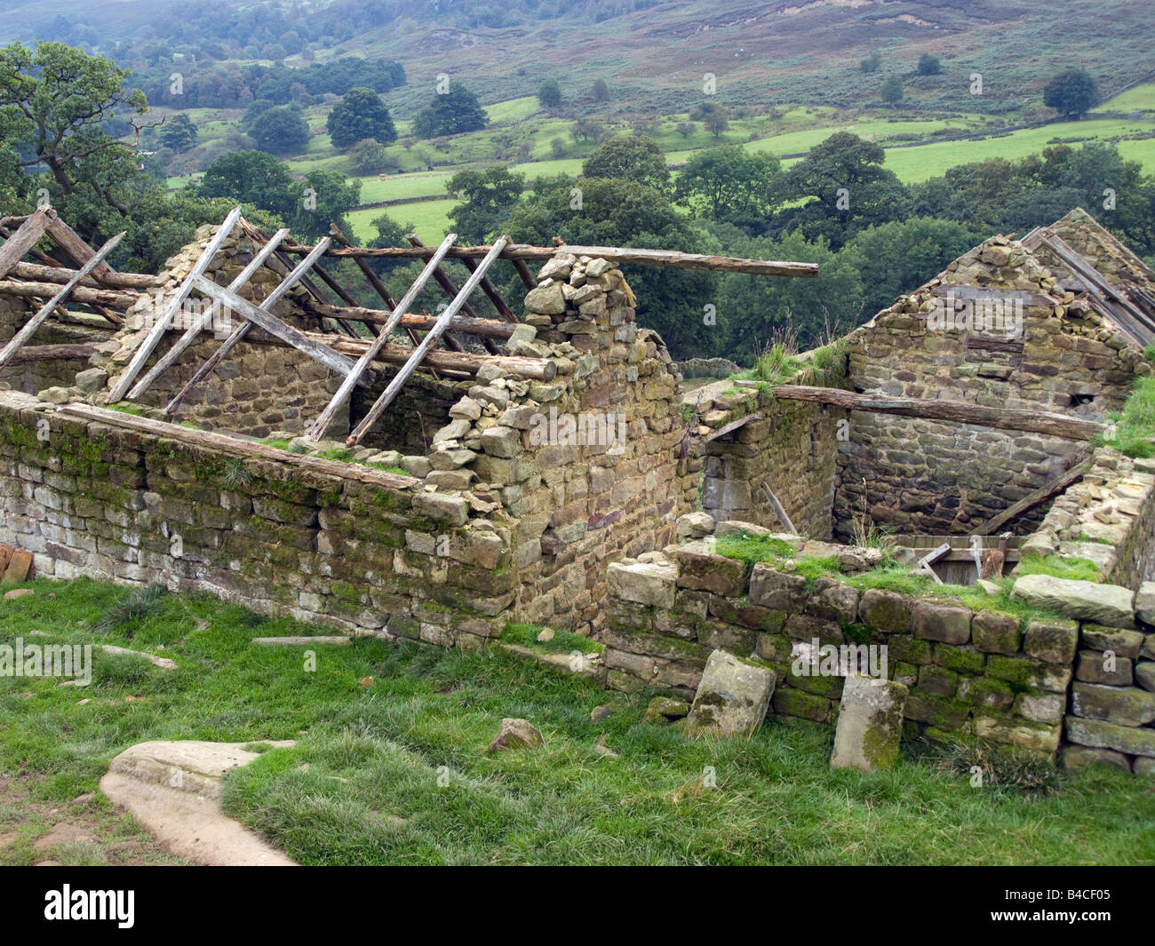 Ruined farmhouse hi-res stock photography and images - Alamy