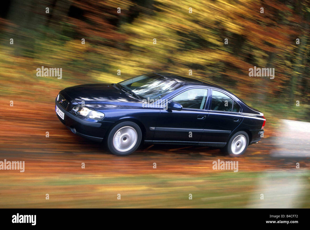 Car, Volvo S60 2.4 T, upper middle-sized , Limousine, model year 2000 ...
