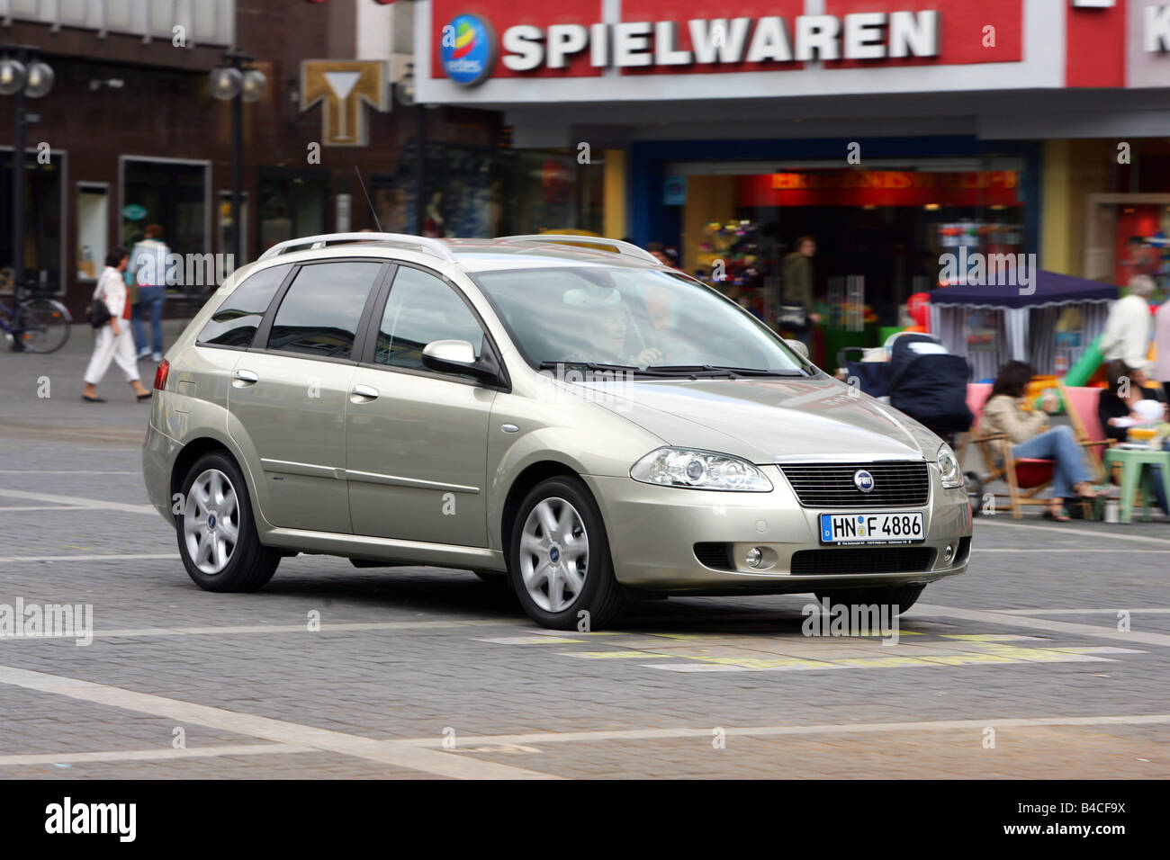 Croma hi-res stock photography and images - Alamy