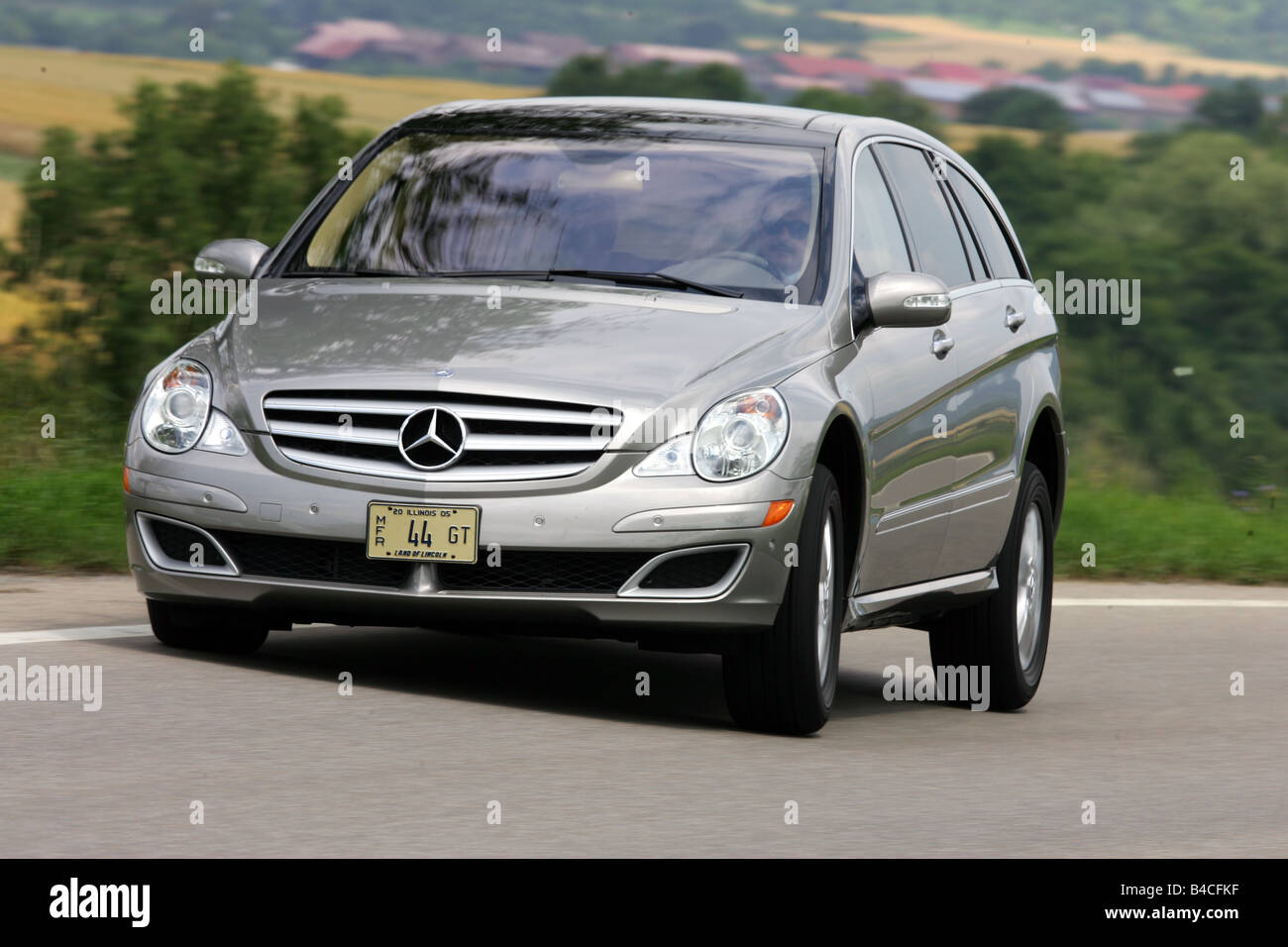 Mercedes R 500, model year 2005-, anthracite, driving, diagonal from ...