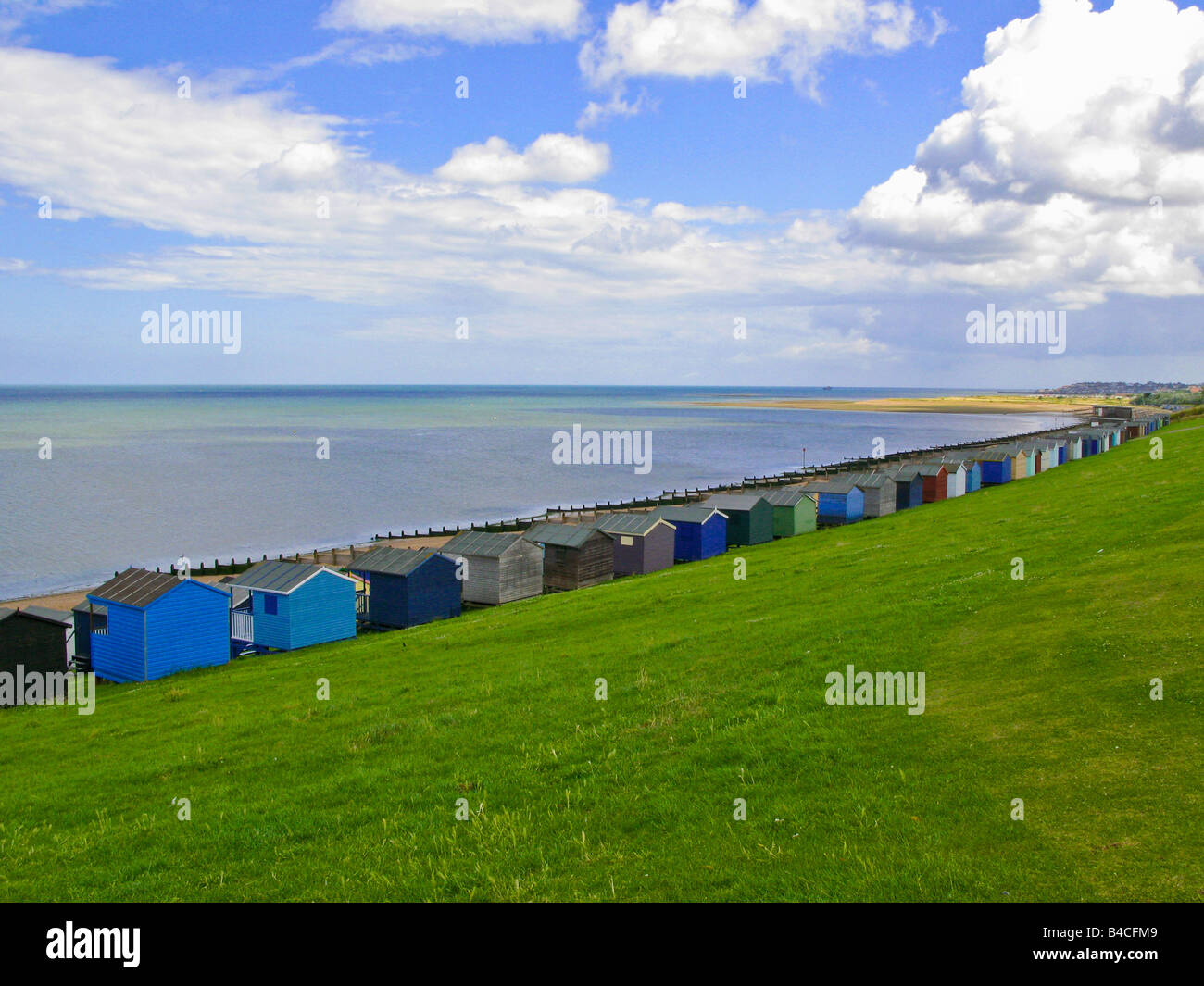 Huts beach horizon resort hi-res stock photography and images - Alamy