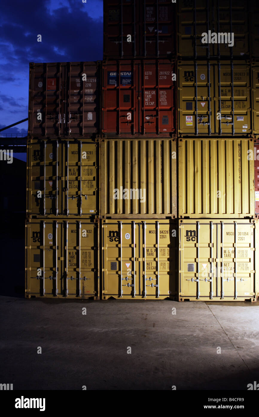 Containerwand hi-res stock photography and images - Alamy