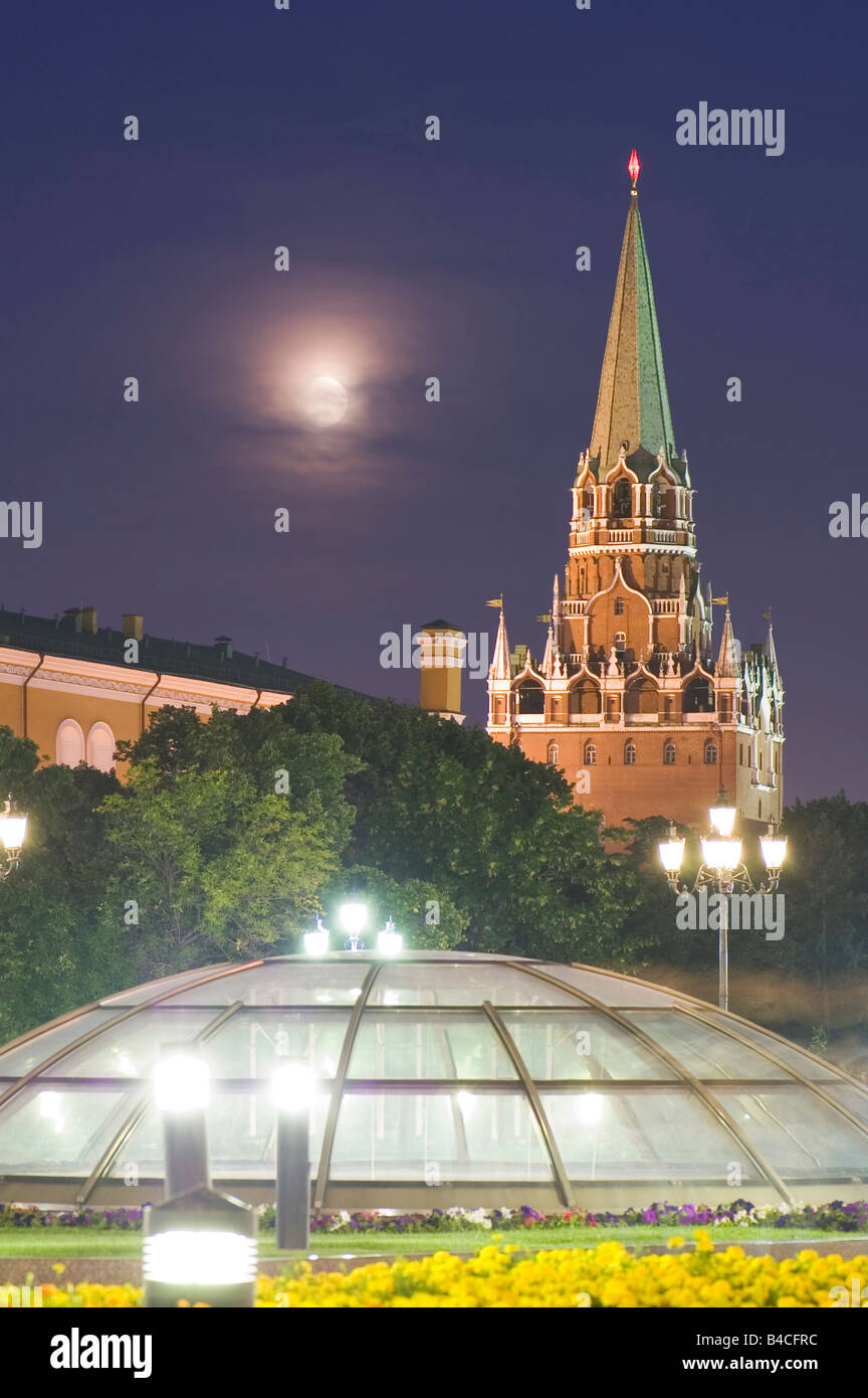 Russia Moscow Kremlin Red square and Tower with star Stock Photo - Alamy