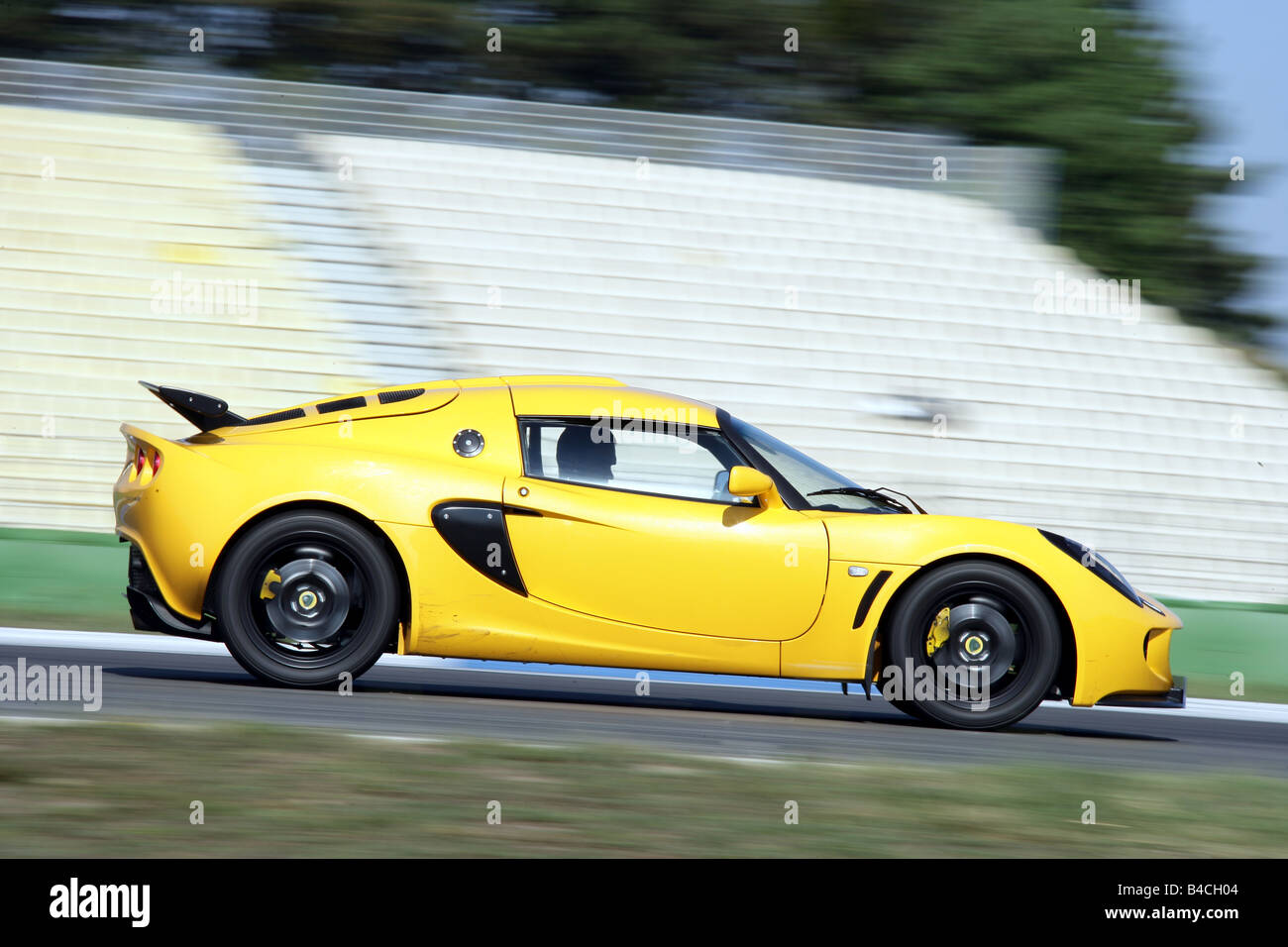 Lotus Exige 240R, model year 2005-, yellow, driving, side view, Test ...