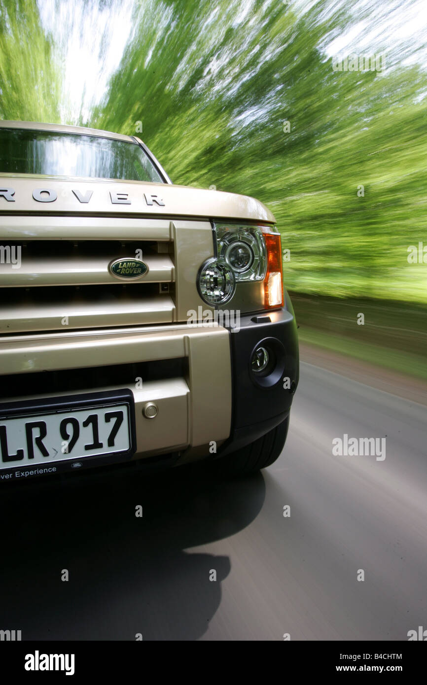Land rover discovery v8 hi-res stock photography and images - Alamy