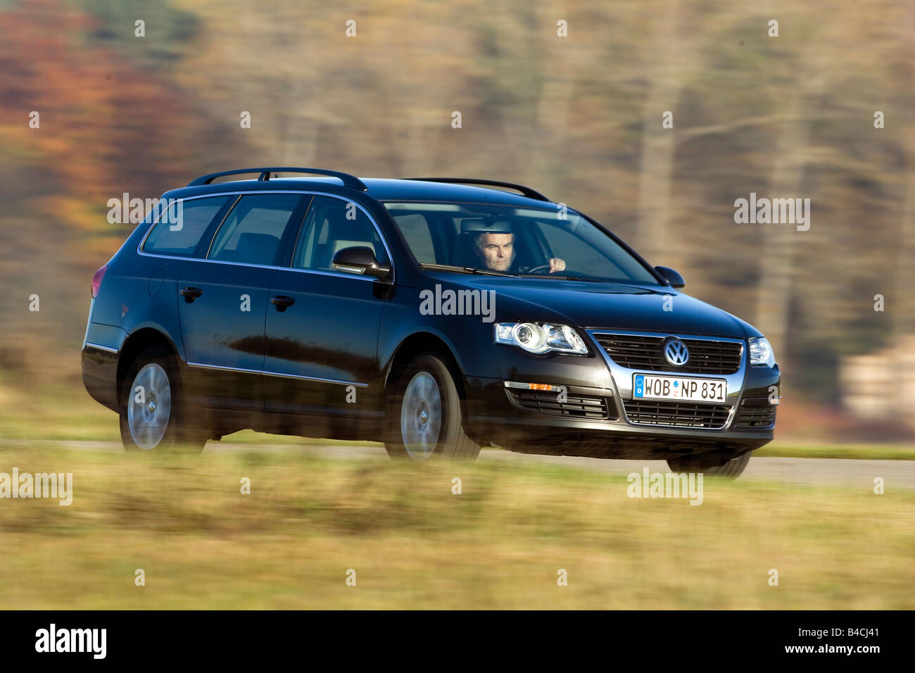 VW Volkswagen Passat Variant 1.9 TDI, black, model year 2005-, driving ...