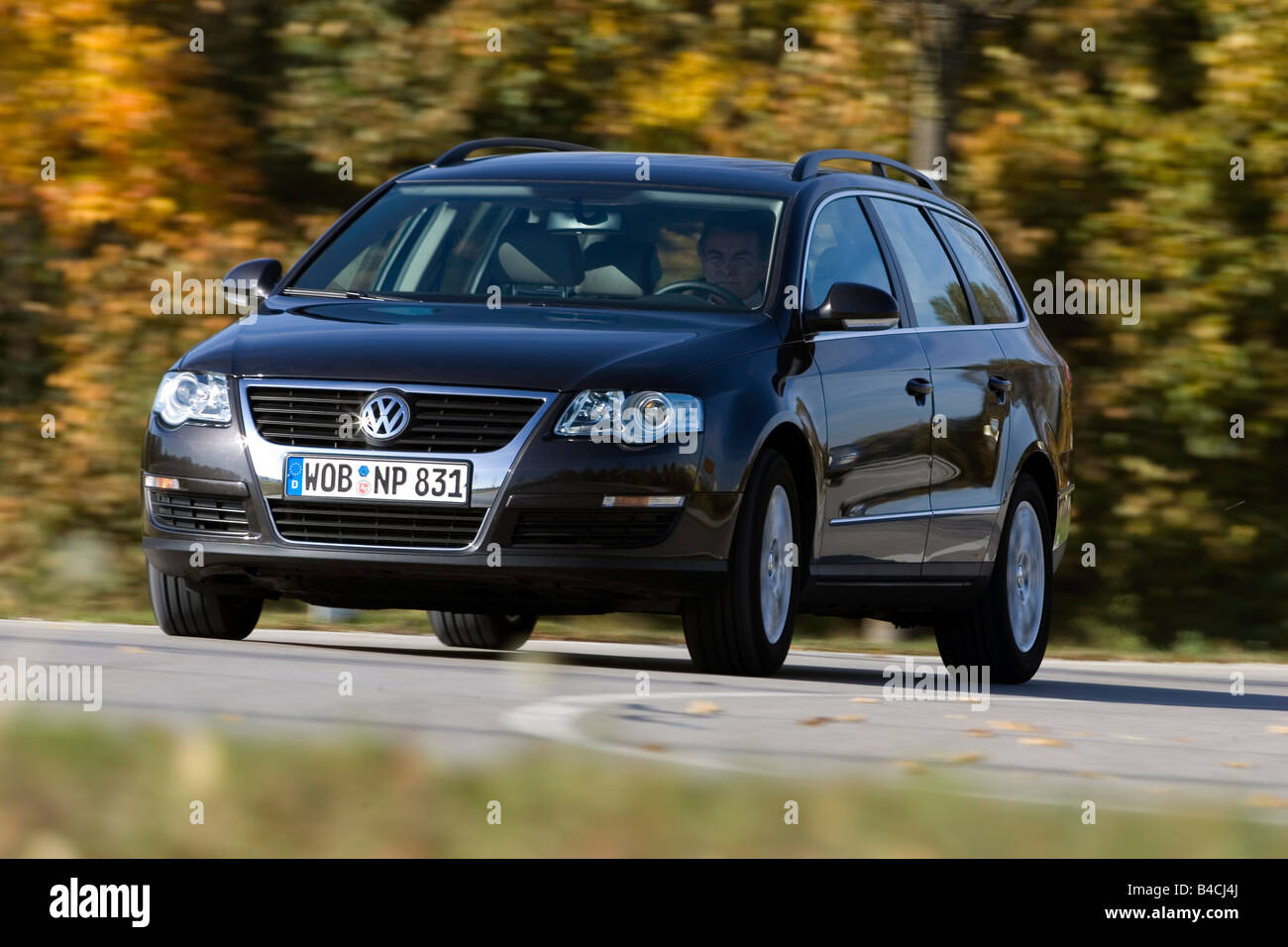 VW Volkswagen Passat Variant 1.9 TDI, black, model year 2005-, driving ...