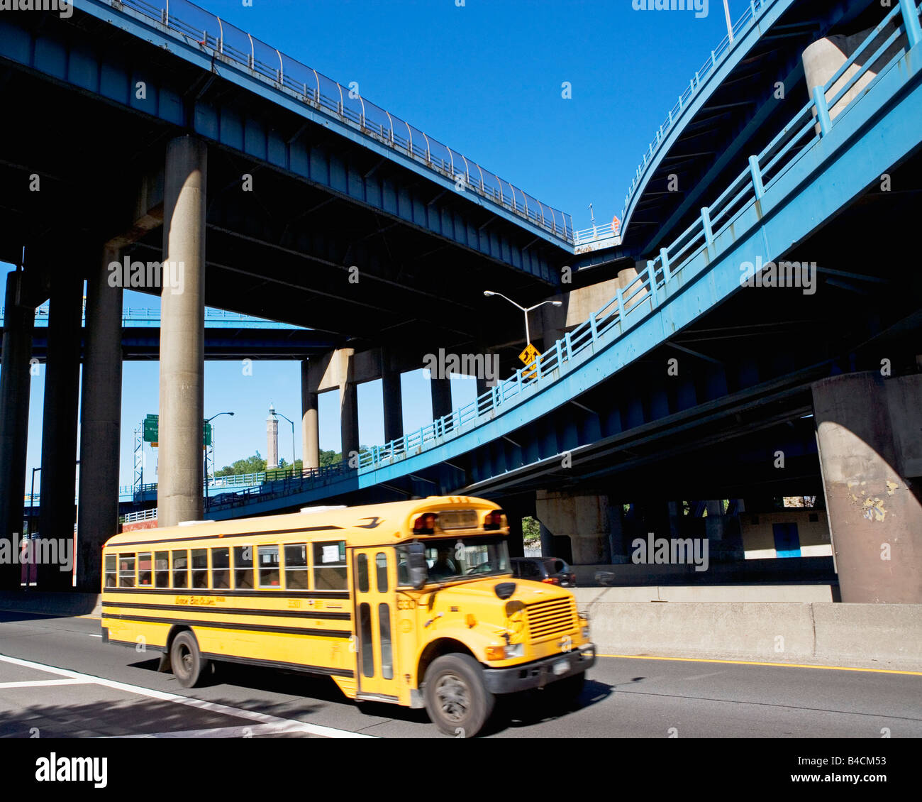 HIGHWAY, OVERPASS, TRAFFIC, LIGHTS, SIGNS, CURVE, UP, OVER, OVERHEAD ...