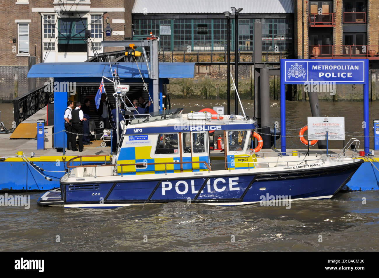 Metropolitan police river boat hi-res stock photography and images - Alamy