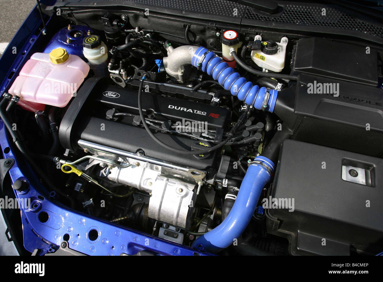 Engine car ford focus High Resolution Stock Photography and Images - Alamy