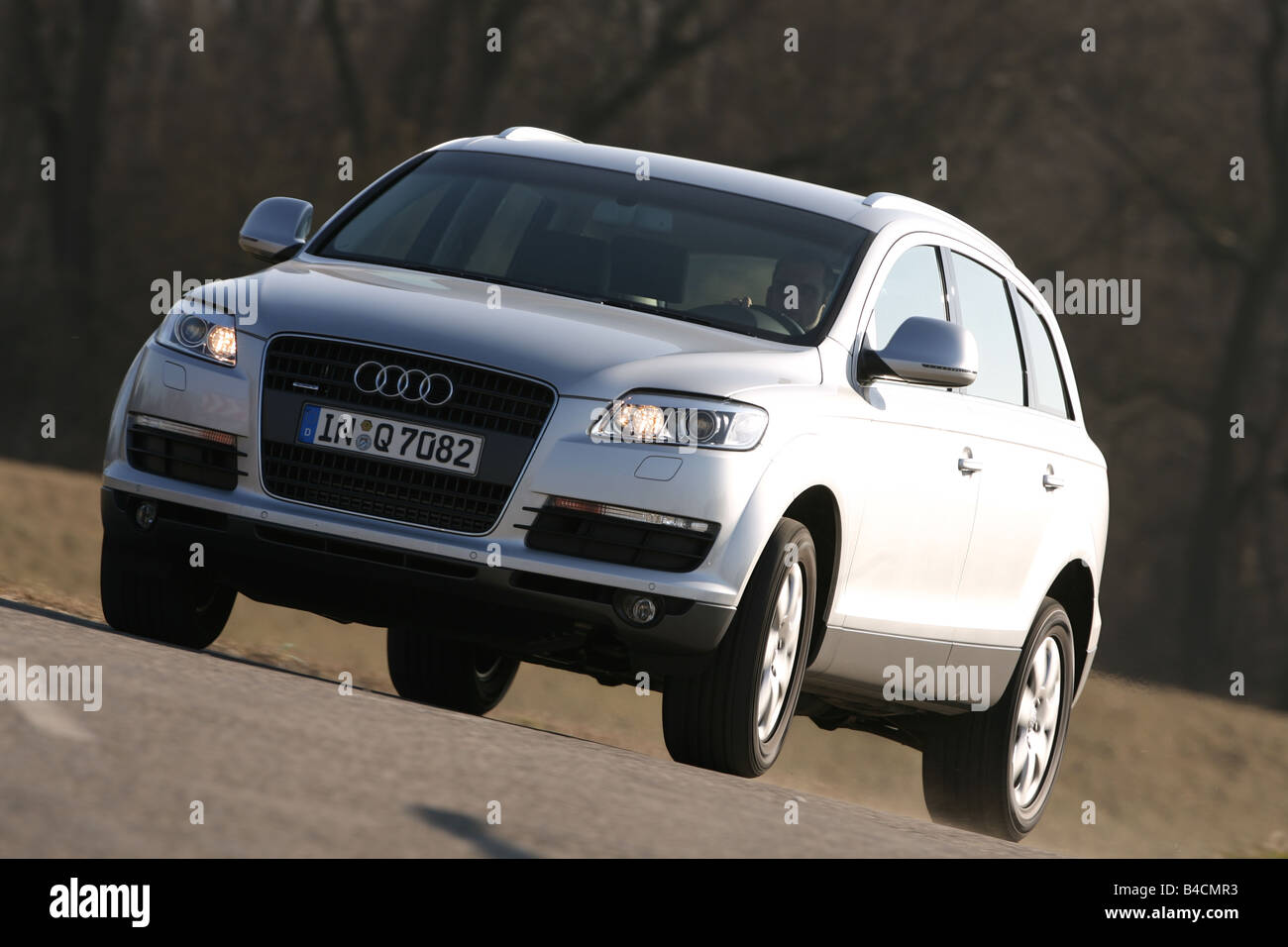 Audi q7 4 2 fsi quattro hi-res stock photography and images - Alamy