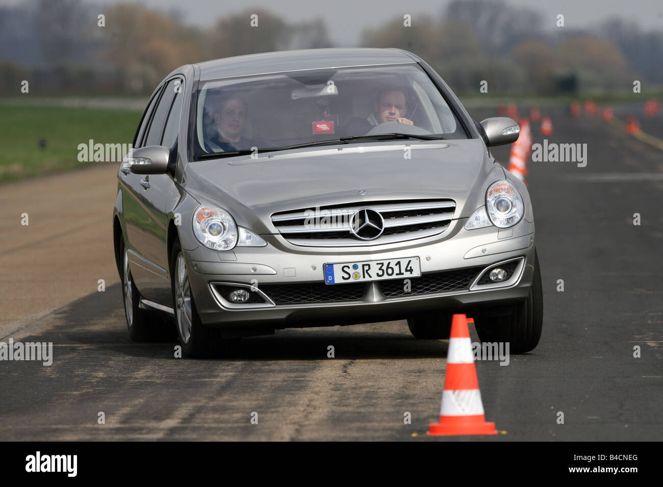 Mercedes R320 CDI, model year 2005-, silver, driving, diagonal from the ...