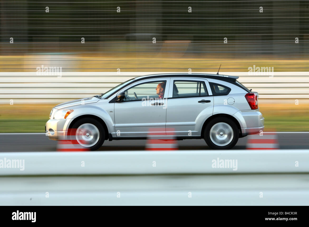 Dodge Caliber 2.0 CRD SXT, model year 2006-, silver, driving, side view ...