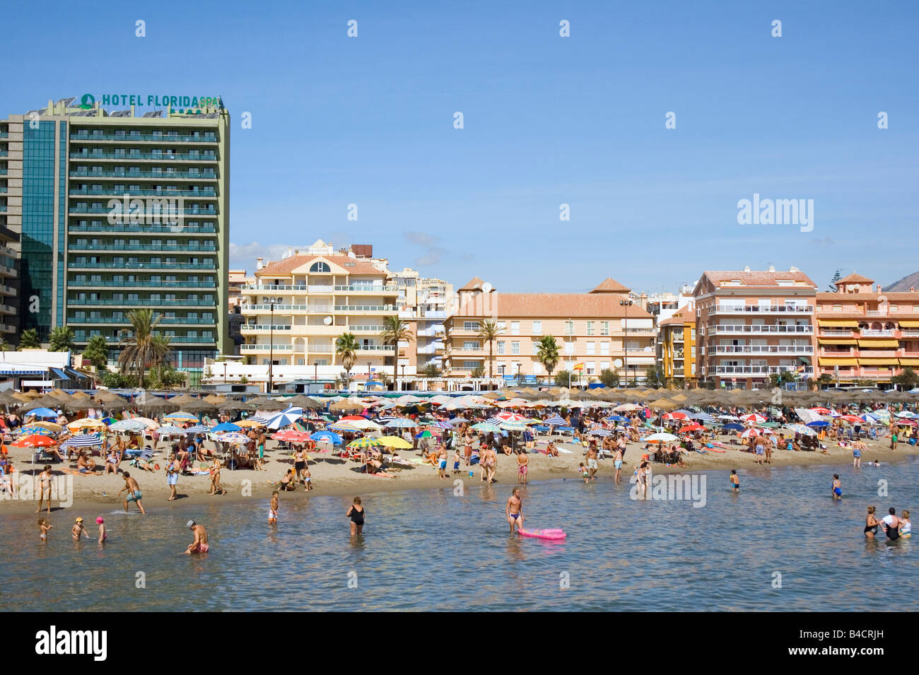Crowded tourist destination hi-res stock photography and images - Alamy