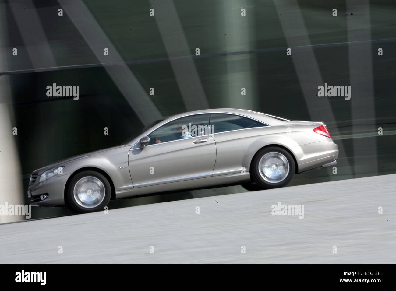 600 model hi-res stock photography and images - Alamy
