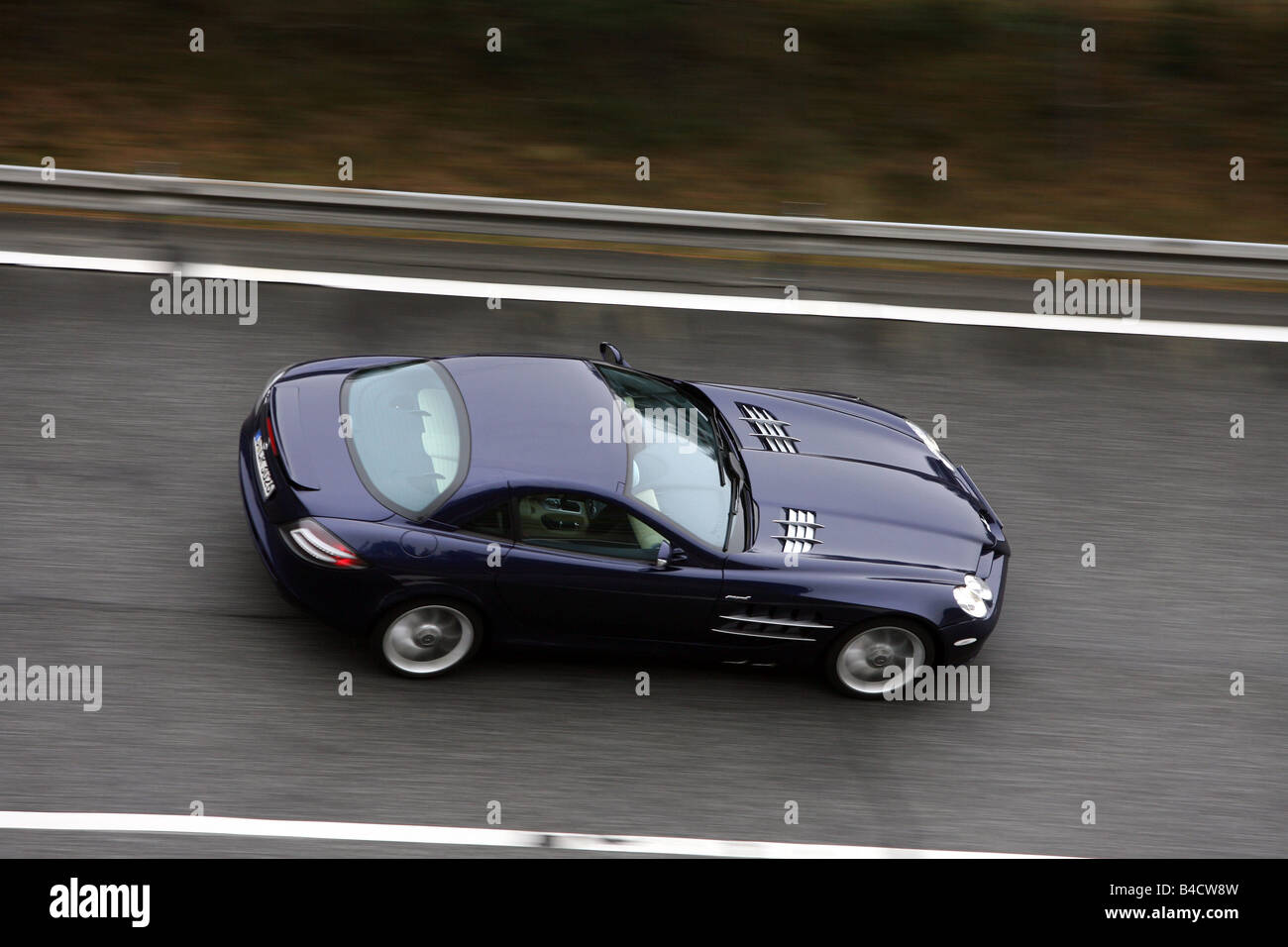 Mclaren side view hi-res stock photography and images - Alamy