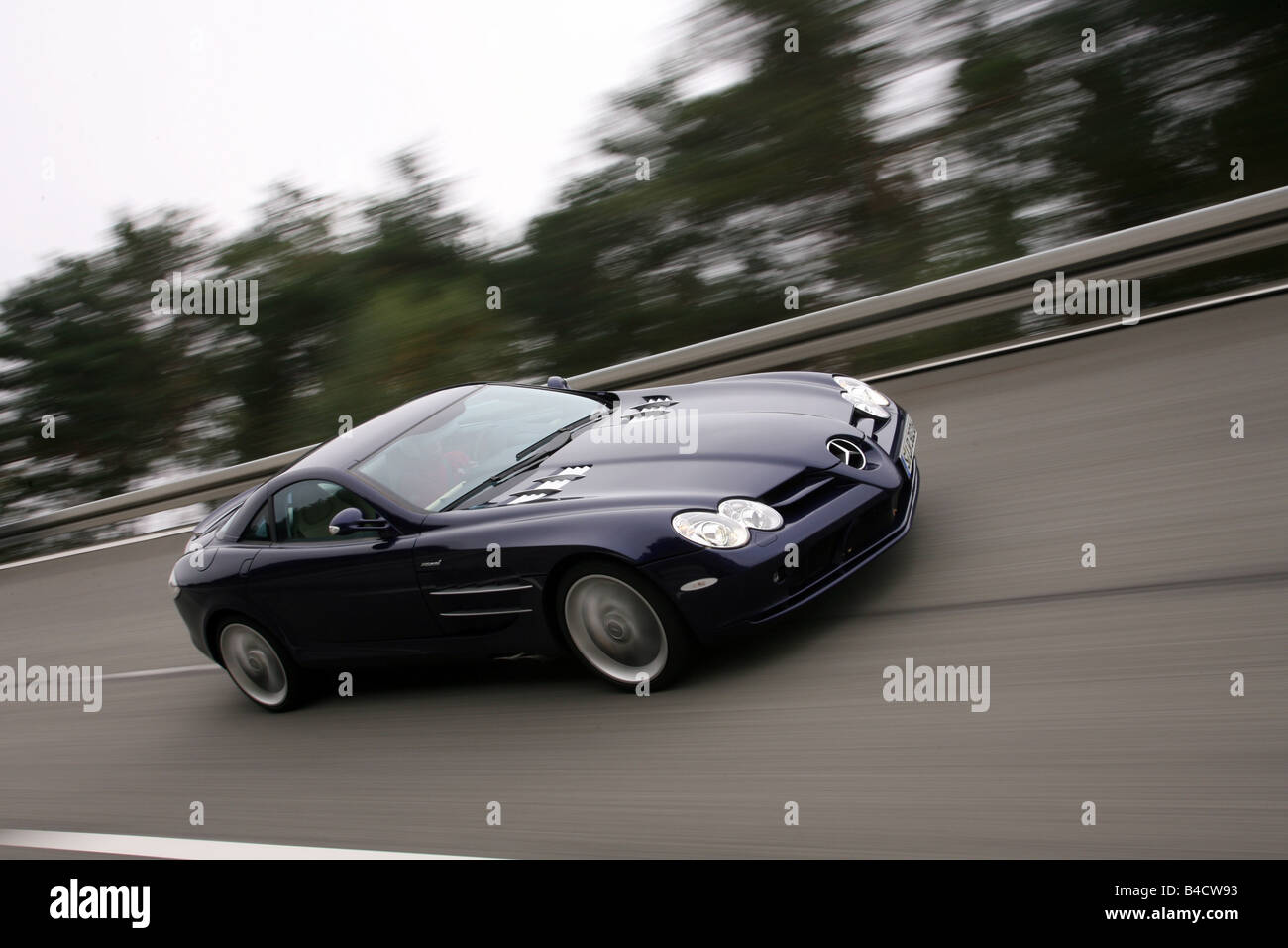 Mclaren side view hi-res stock photography and images - Alamy