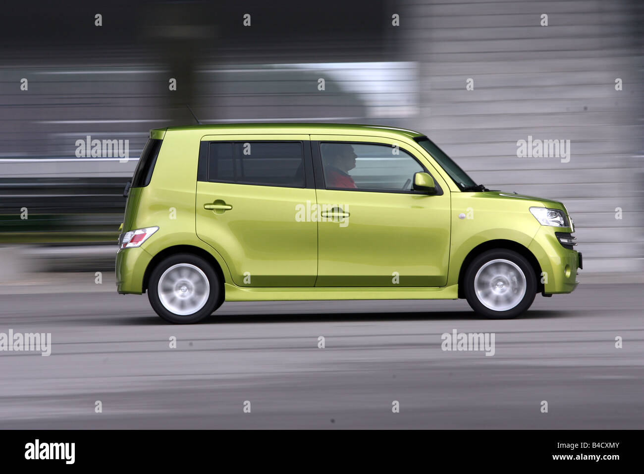 Daihatsu materia 1 5 hi-res stock photography and images - Alamy