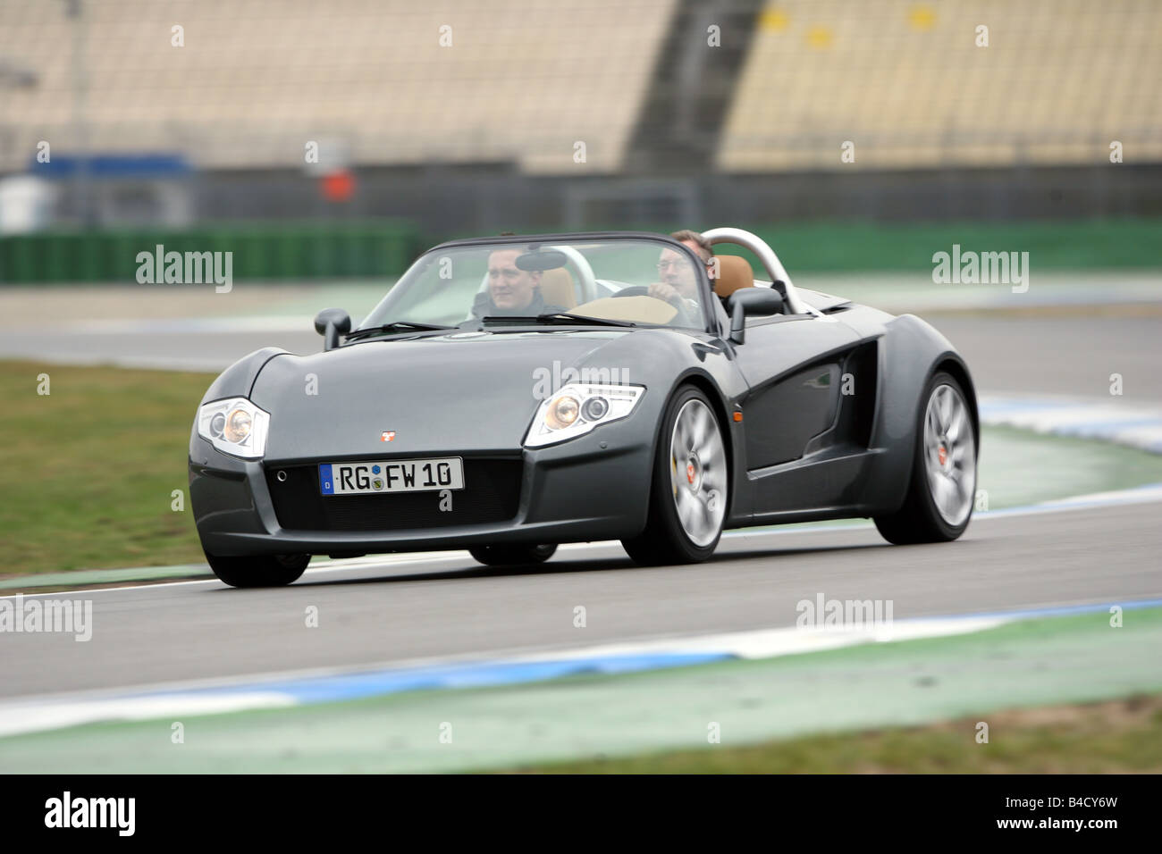 Yes roadster hi-res stock photography and images - Alamy