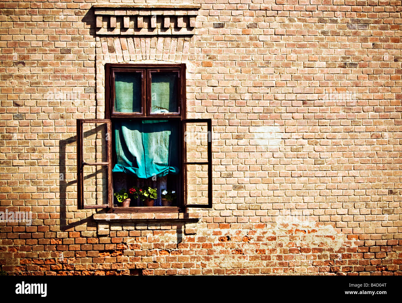 Vintage window hi-res stock photography and images - Alamy