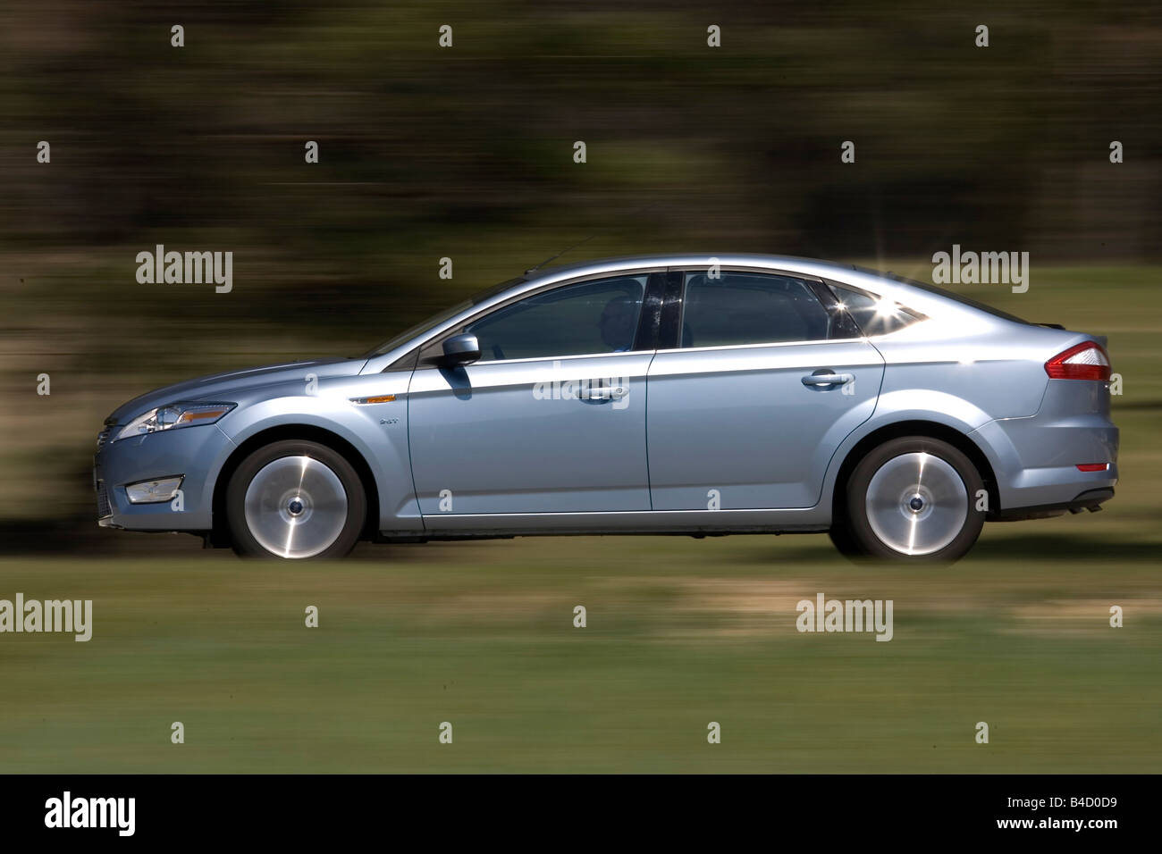 Ford Mondeo 2.5 T, model year 2007-, silver, driving, side view ...