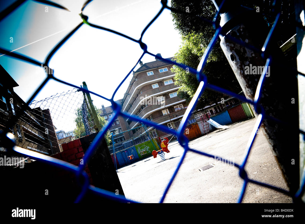 Council estate children london hi-res stock photography and images - Alamy