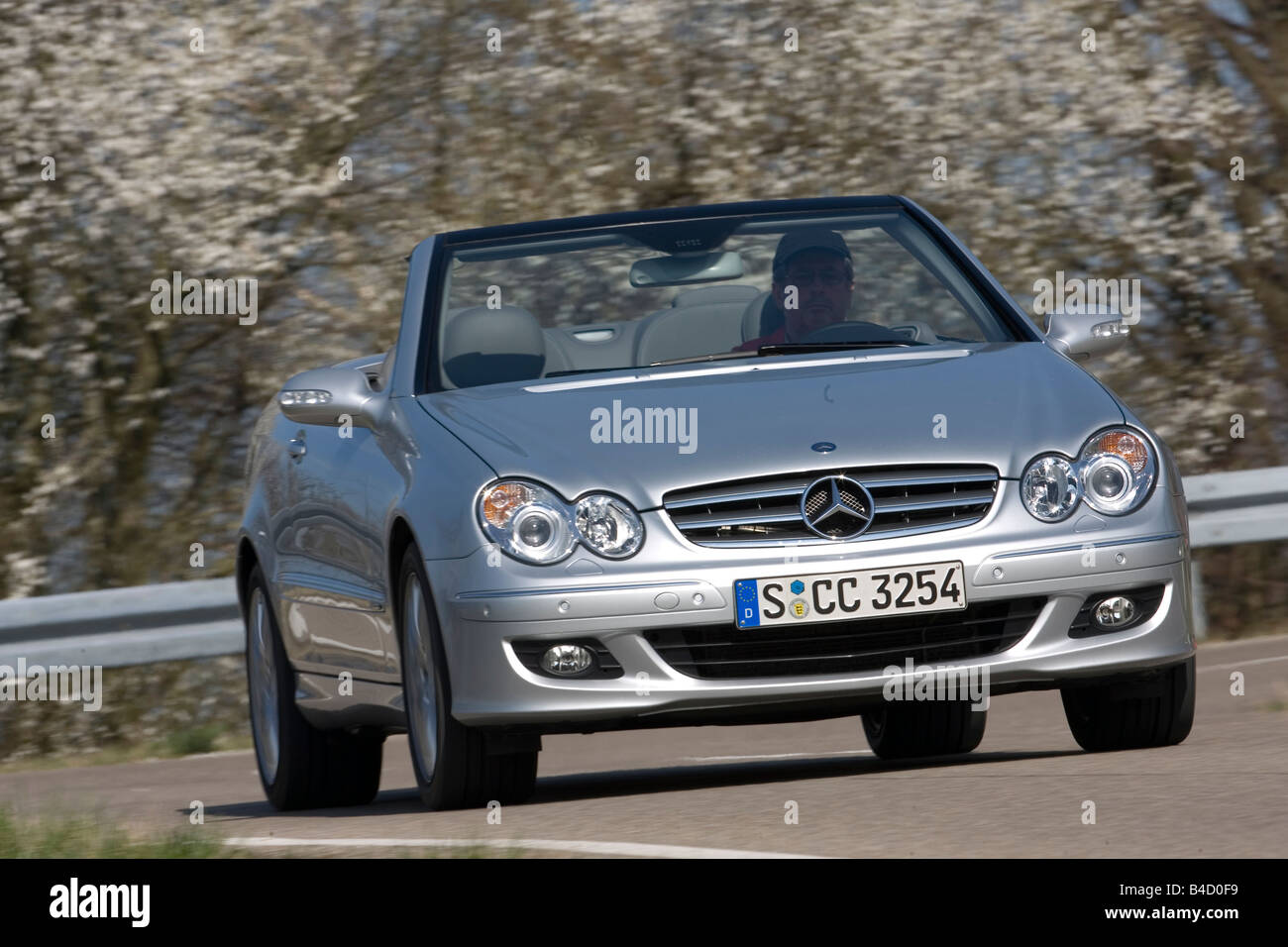 Mercedes CLK 350 Convertible Elegance, model year 2005-, silver ...