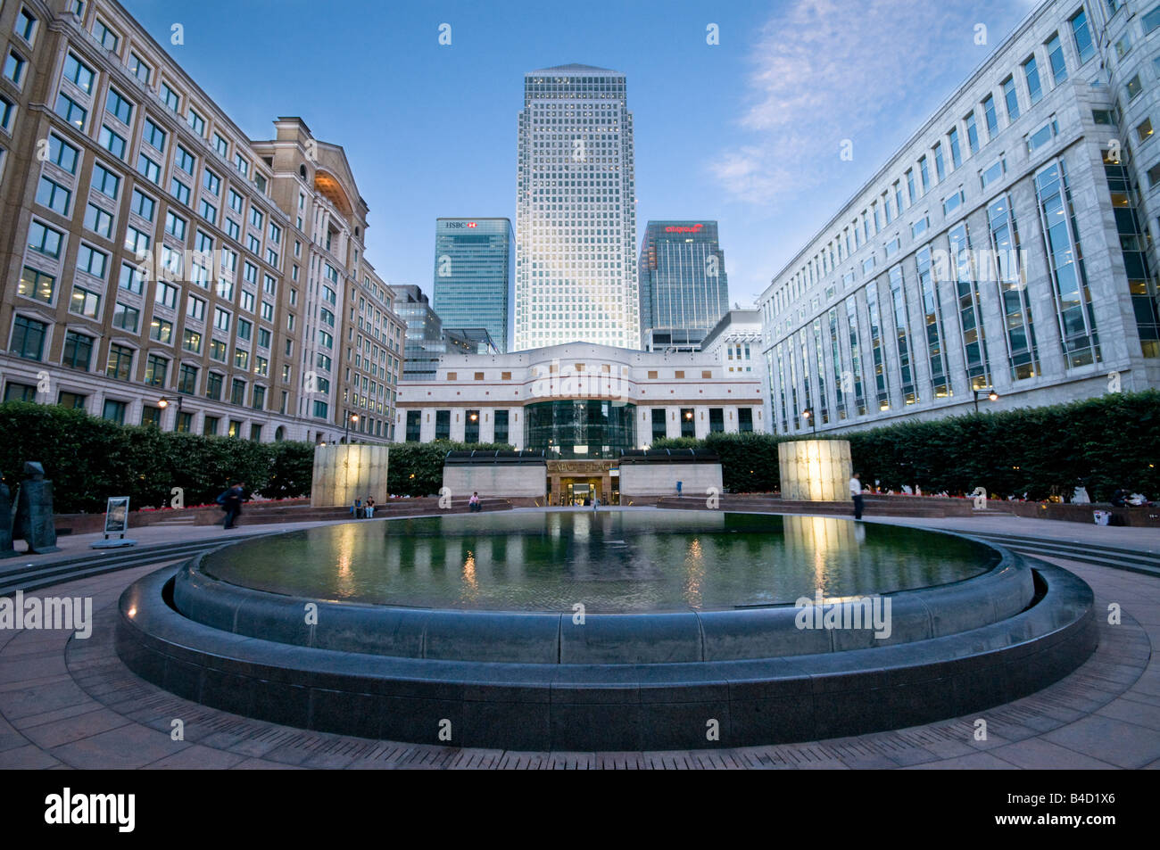 Cabot Square, Canary Wharf, London, UK Stock Photo - Alamy