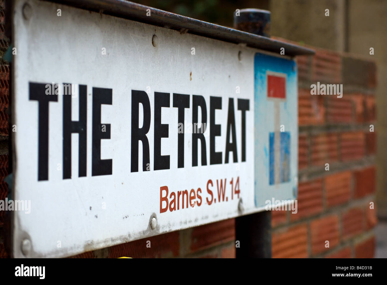 sign for the retreat, a street in barnes, southwest london, england ...