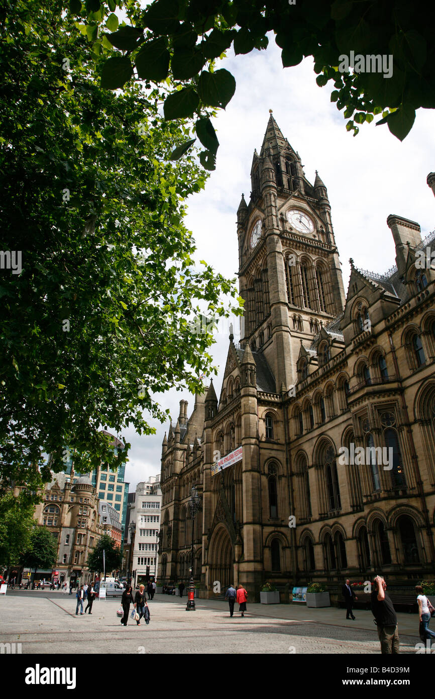 July 2008 - Manchester city Town Hall on Albert square Manchester ...