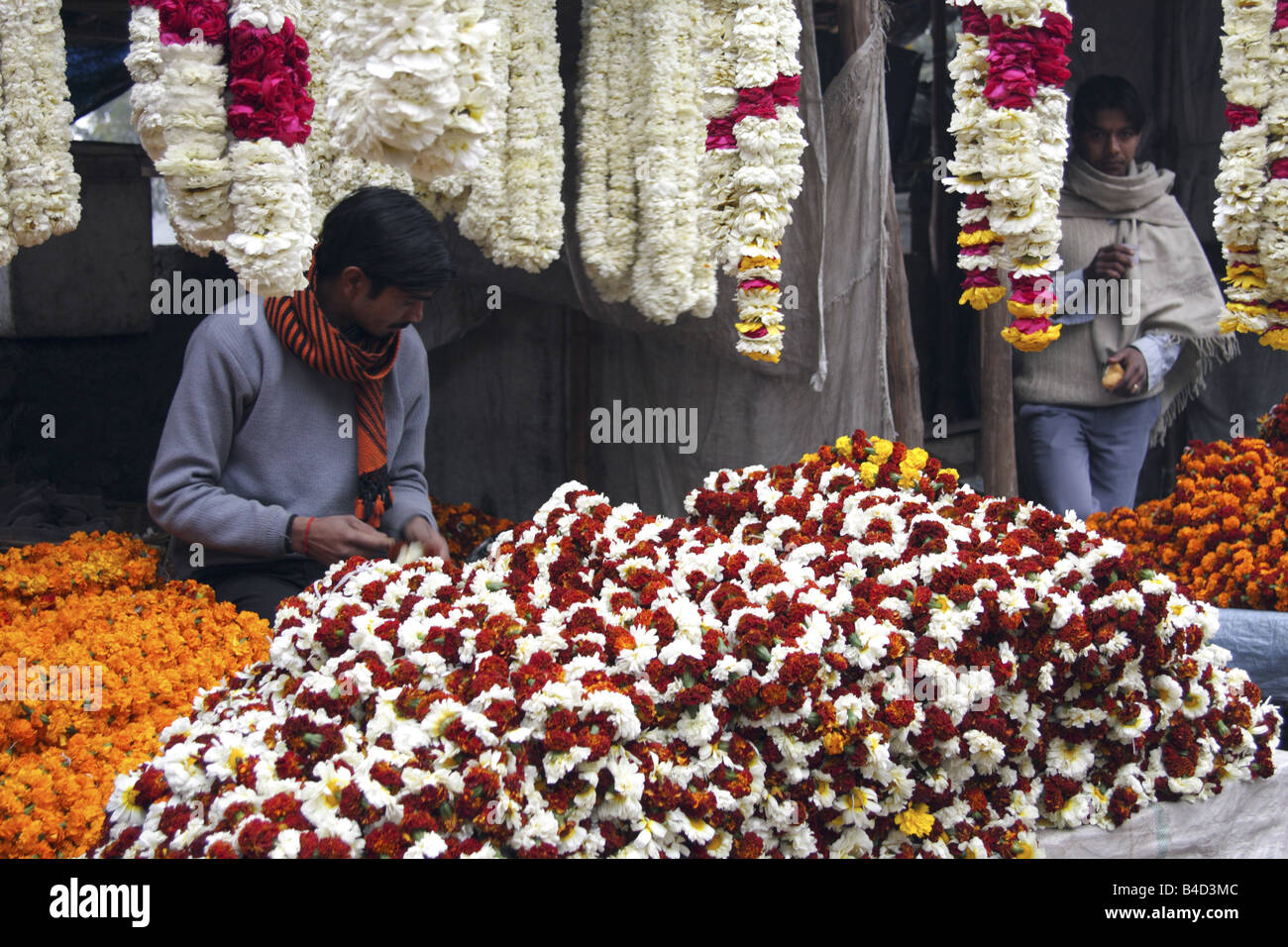 FLOWER VENDORS IN DELHI INDIA Stock Photo - Alamy