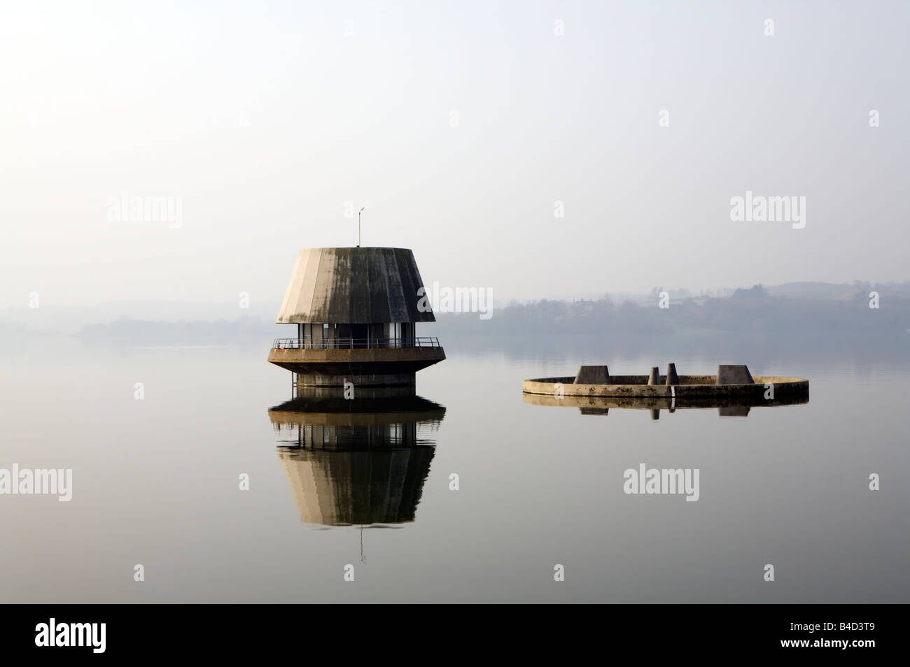 Draw Off Tower High Resolution Stock Photography and Images - Alamy