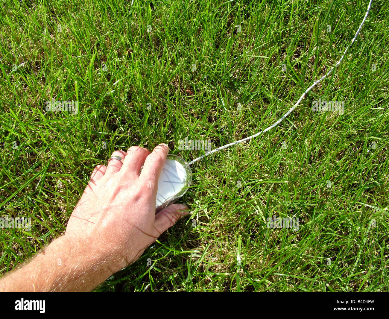 Hand hold computer mouse hi-res stock photography and images - Alamy