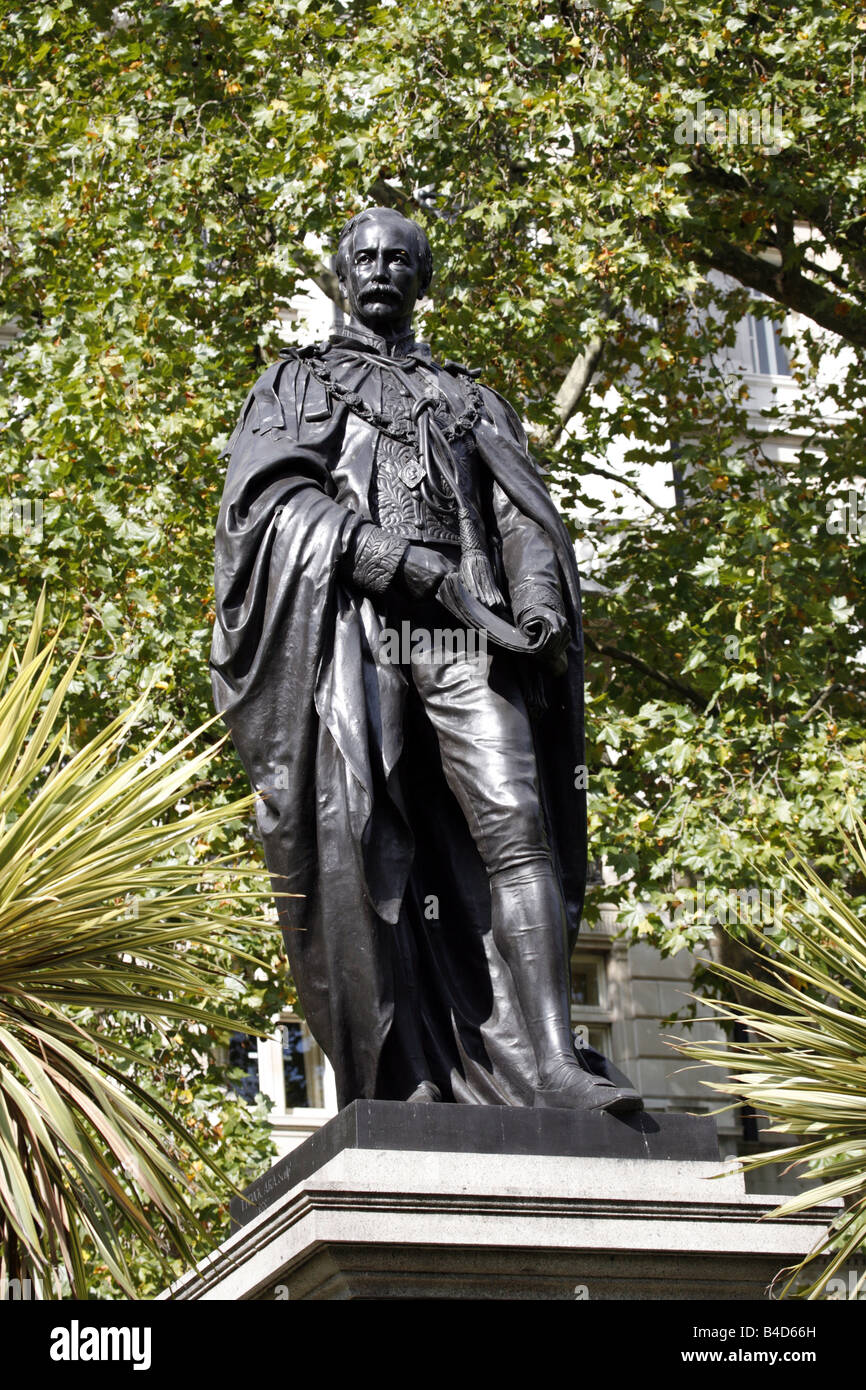 Sir henry bartle edward frere statue hi-res stock photography and ...