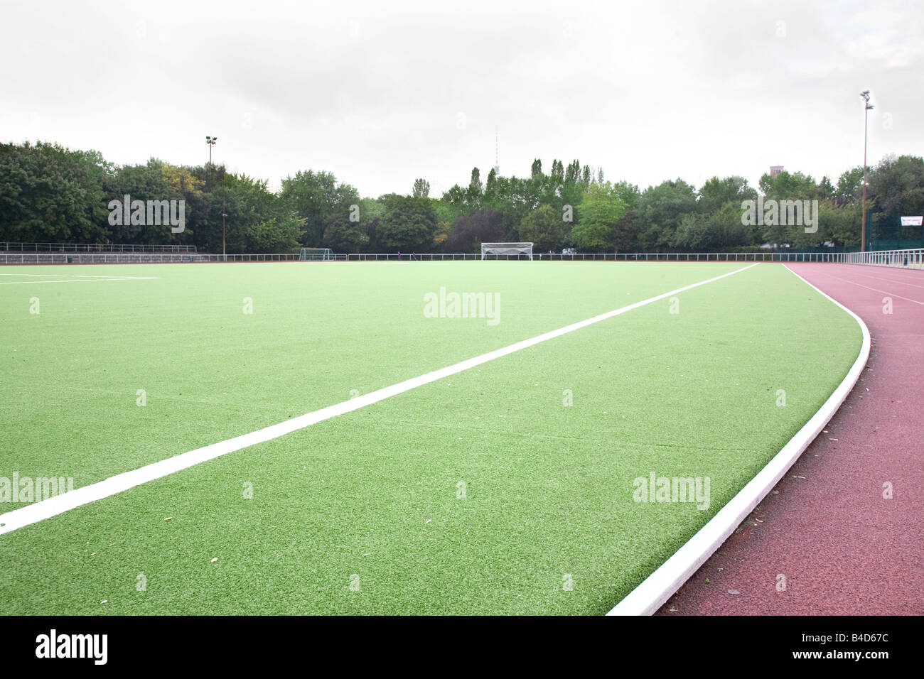 Pitch markings hi-res stock photography and images - Alamy