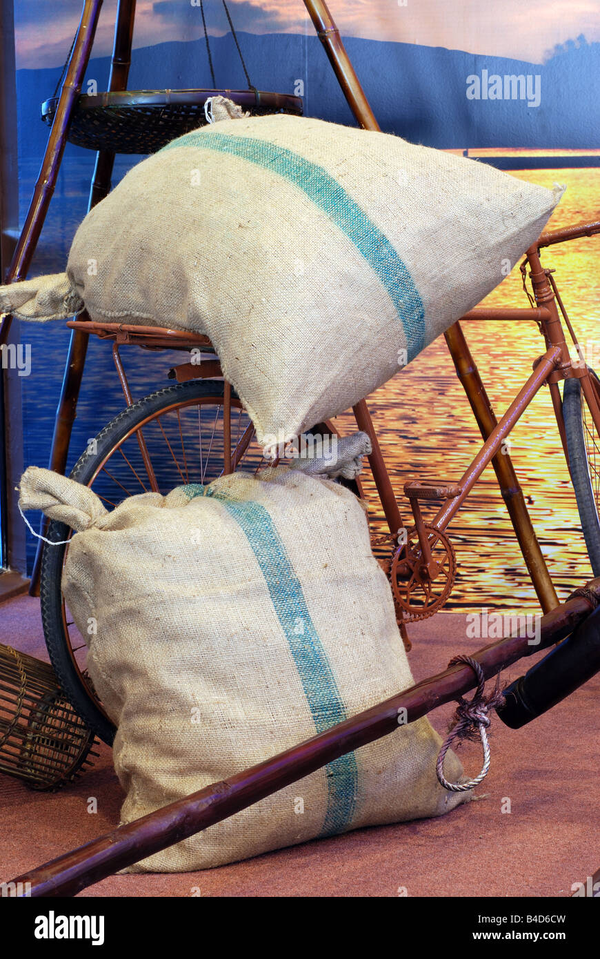 Gunny sacks hi-res stock photography and images - Alamy