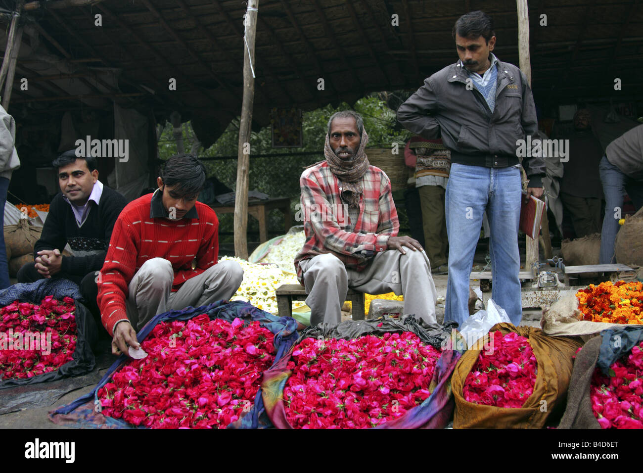 FLOWER VENDORS IN DELHI INDIA Stock Photo - Alamy