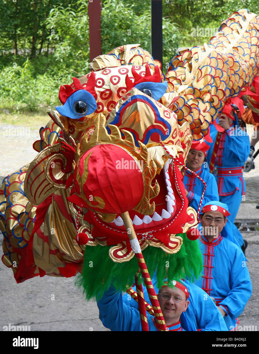 Dance dragon hi-res stock photography and images - Alamy