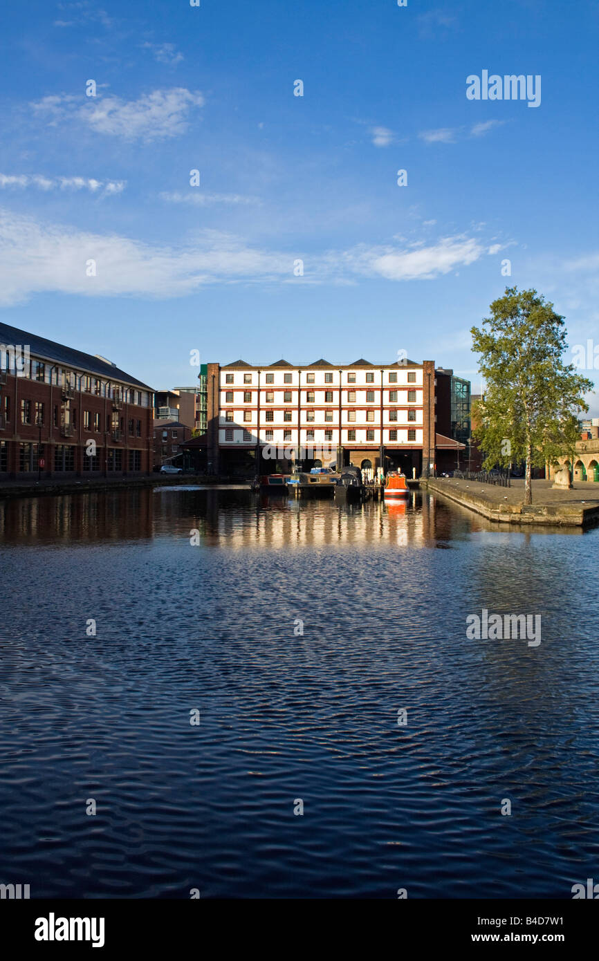 canal basin sheffield Stock Photo - Alamy