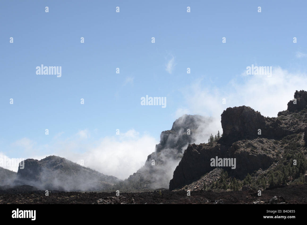 Clouds roll in over the magma from the 1798 eruption of Teide Las ...