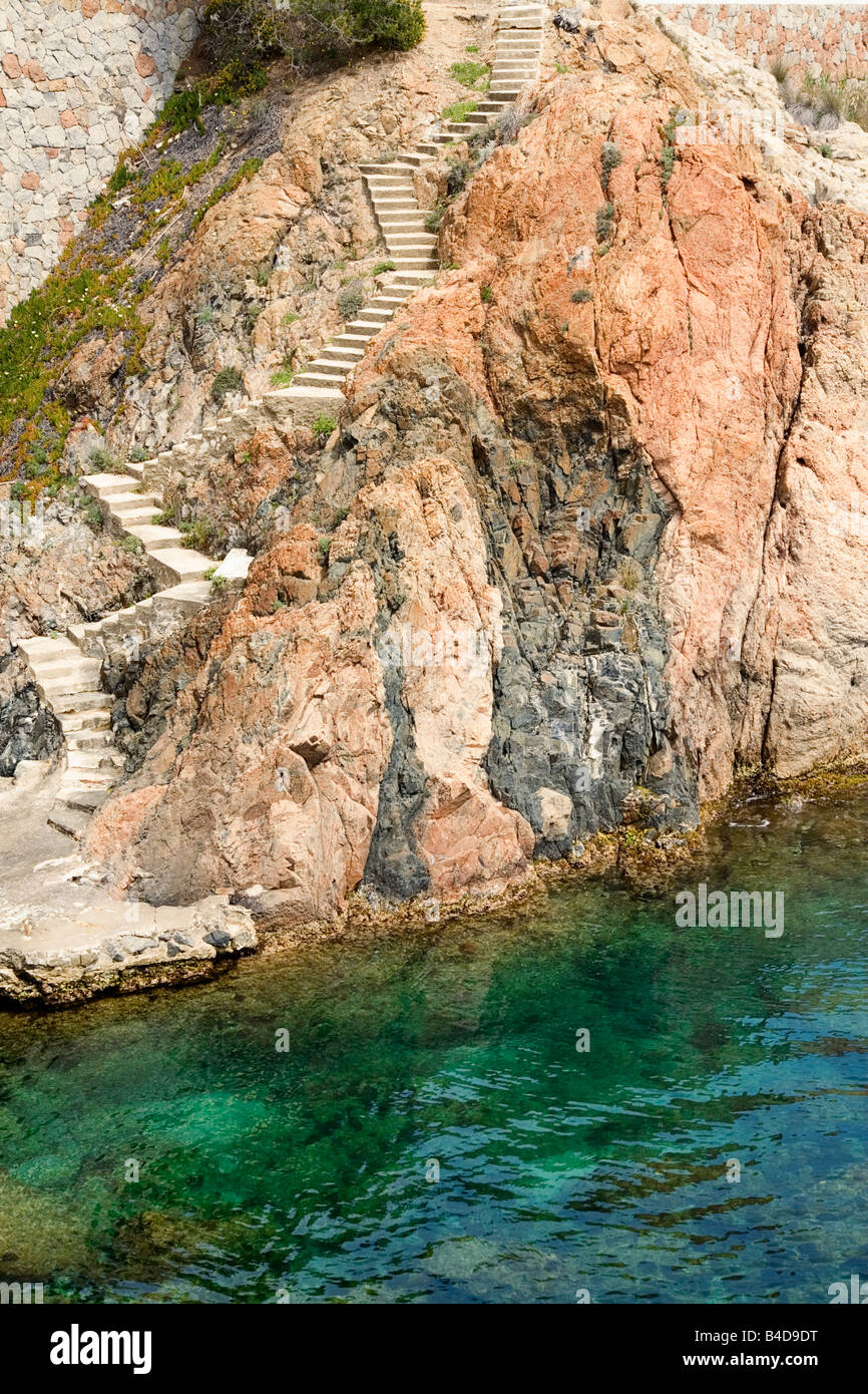 Steps up cliff hi-res stock photography and images - Alamy