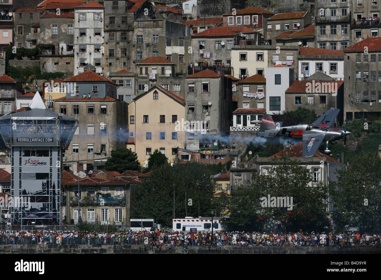 Red Bull Air Race - Porto - Air Show Stock Photo - Alamy