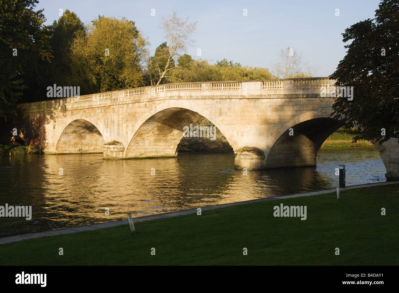 Shillingford Bridge over the River Thames in Oxfordshire Stock Photo ...