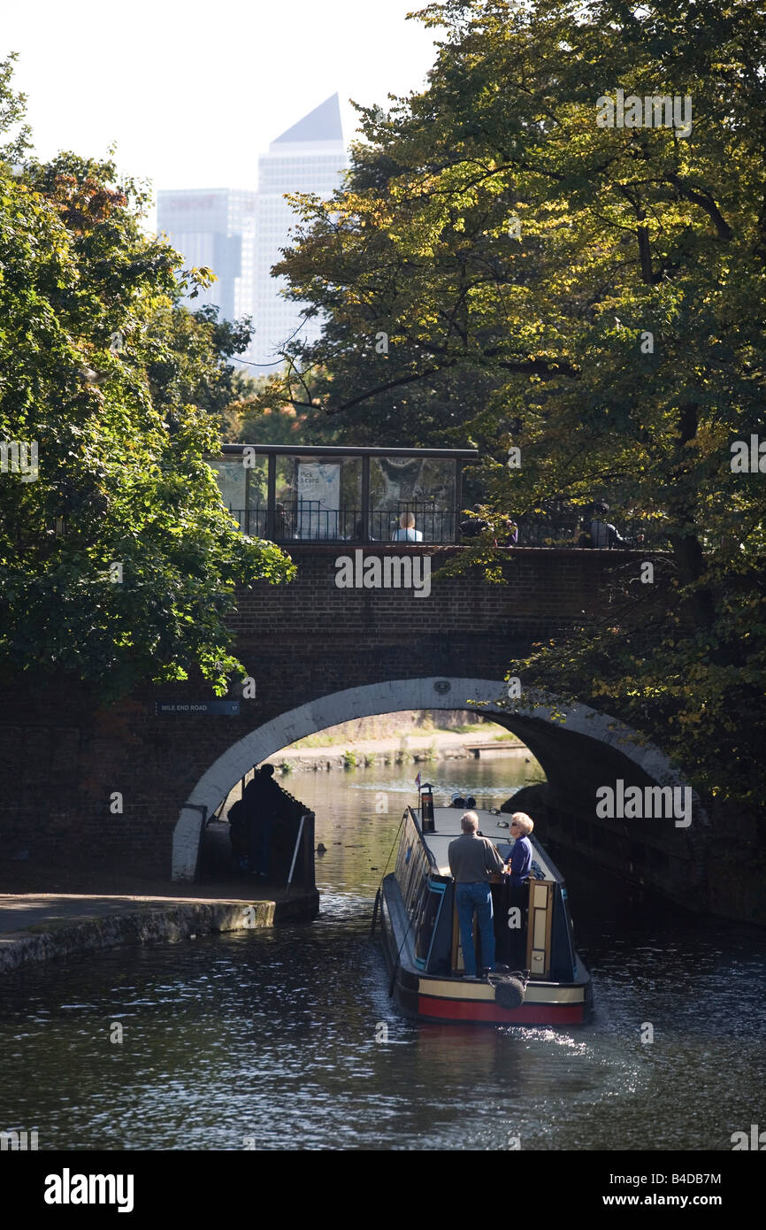 Barge in water hi-res stock photography and images - Alamy