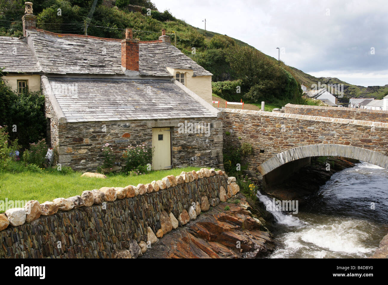Boscastle cornwall england hi-res stock photography and images - Alamy