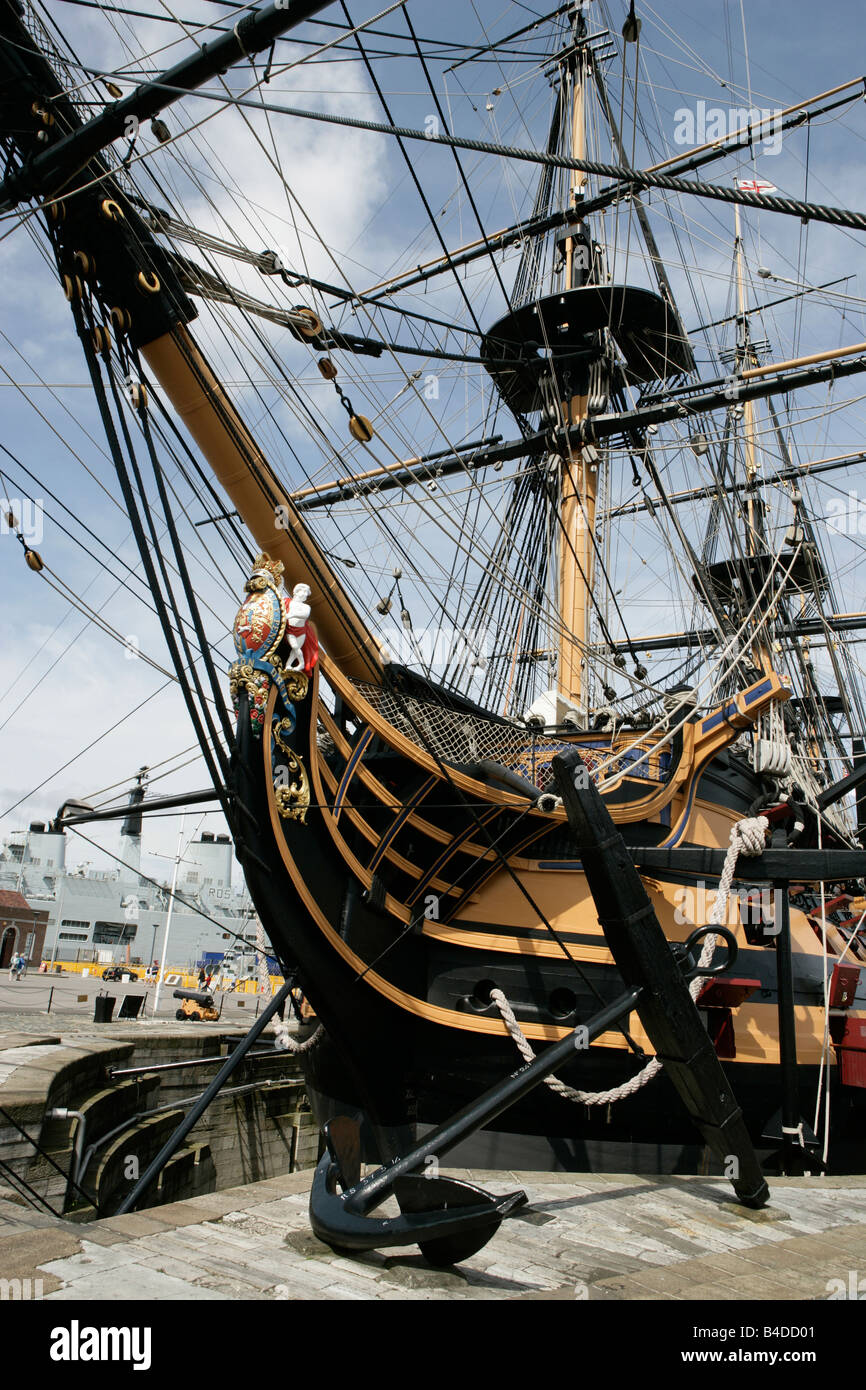 Hms victory anchor hi-res stock photography and images - Alamy