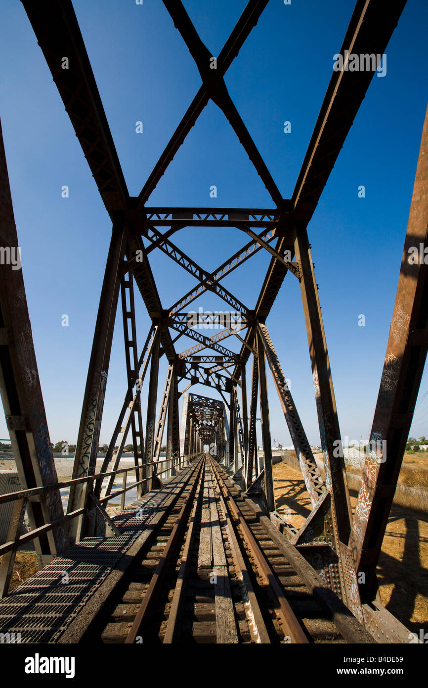 Building train trestle hi-res stock photography and images - Alamy