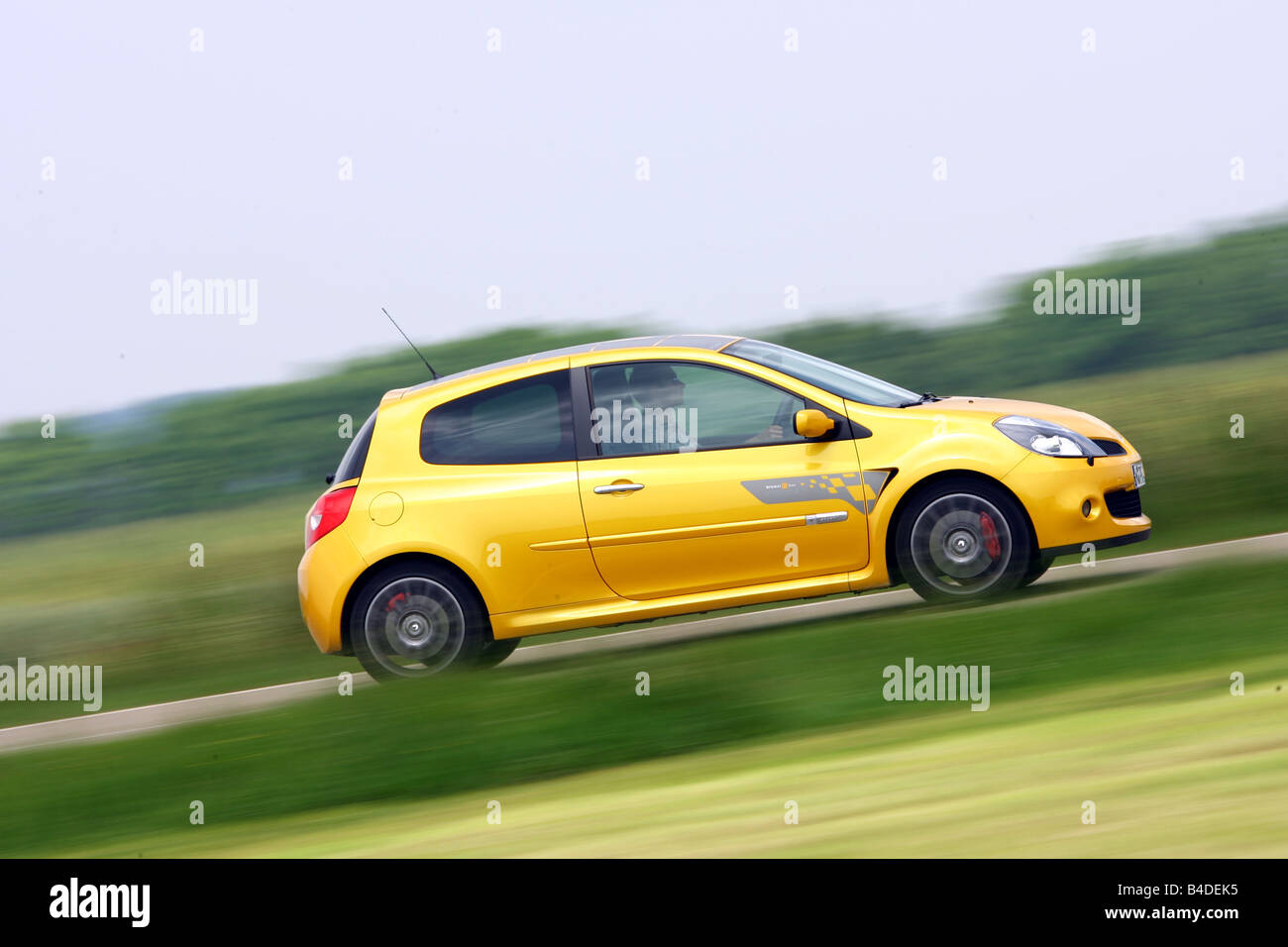 Renault Clio Sport F1-Team, model year 2007-, yellow, driving, side ...