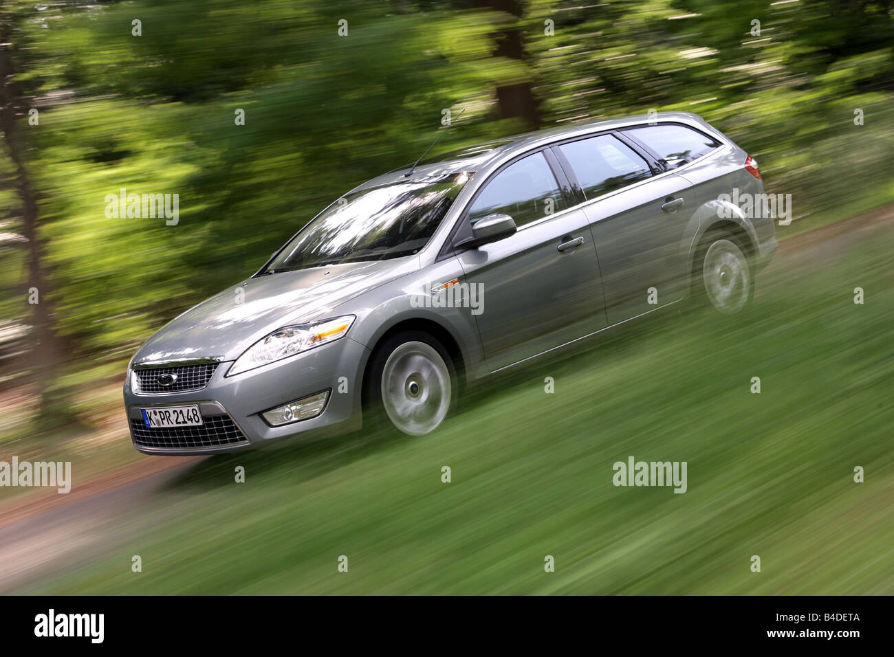 Ford mondeo front hi-res stock photography and images - Alamy